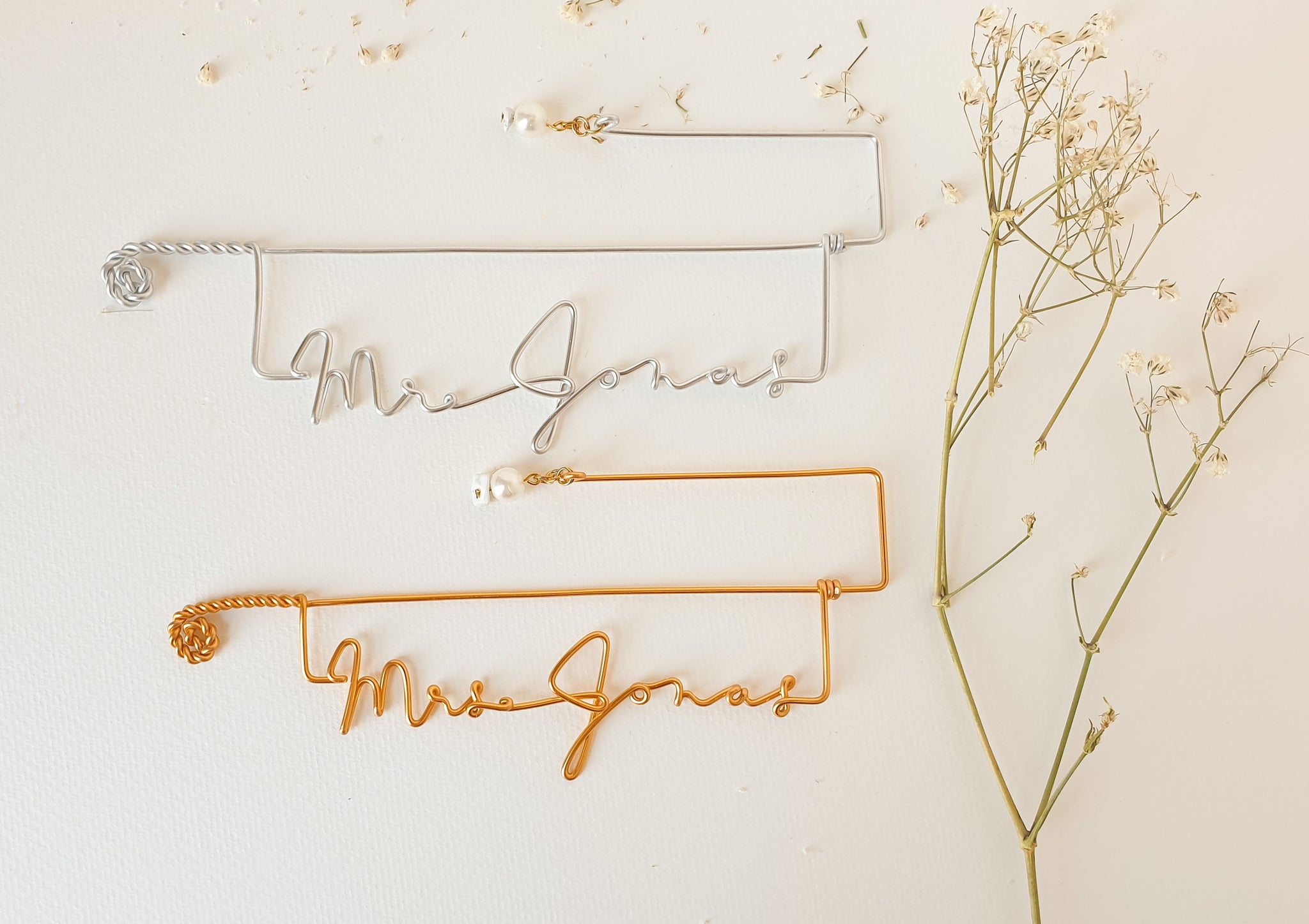 Personalized Wire Name Bookmark – Vertical – Paper Pliers